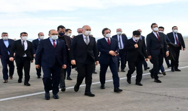 CHP Bakan Karaismailoğlu ile Fahrettin Altun hakkında suç duyurusunda ... CHP Bakan Karaismailoğlu ile Fahrettin Altun hakkında suç duyurusunda ...